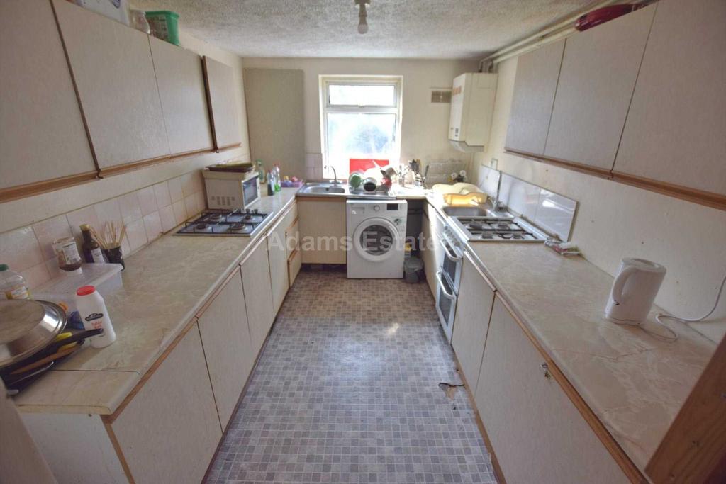 Hamilton Road, Reading 1 bed in a house share - £350 pcm (£81 pw)