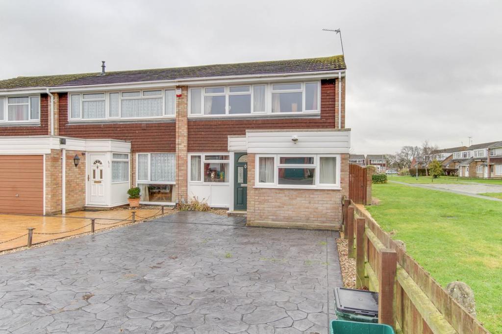 Adelaide Drive, Colchester 4 bed semi-detached house - £1,200 pcm (£277 pw)