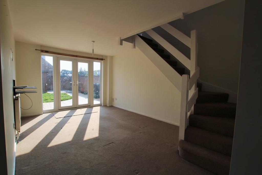 Adelaide Drive, Colchester 4 bed semi-detached house - £1,200 pcm (£277 pw)