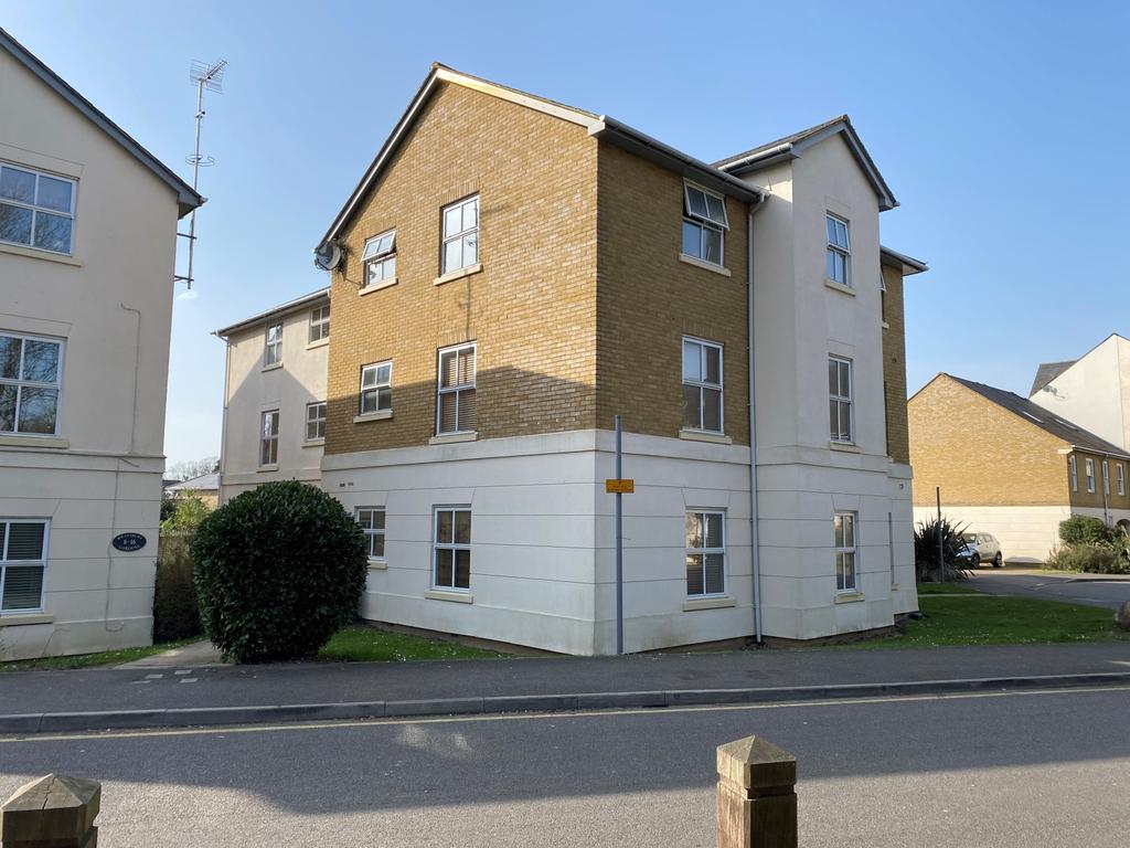 Wraysbury Gardens... 2 bed flat - £325,000