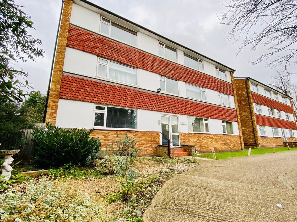 West Court, Harrow, HA1 2 bed flat - £415,000