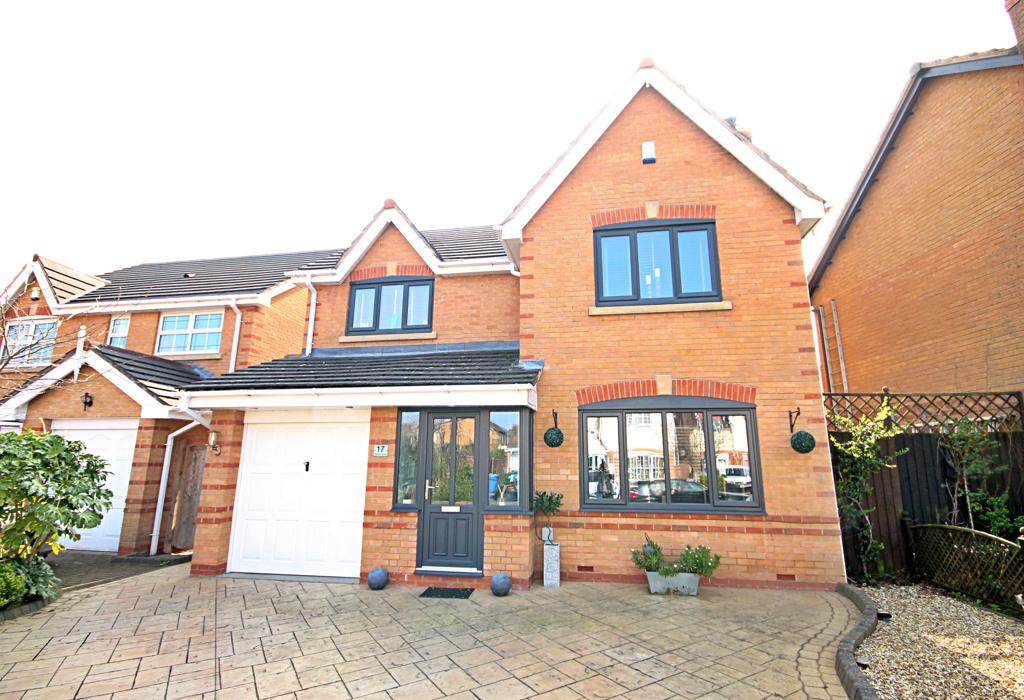 Talland Avenue, Amington, Tamworth 4 bed detached house - £400,000