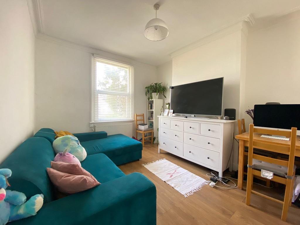 Wells House Road, London 1 bed apartment - £1,500 pcm (£346 pw)