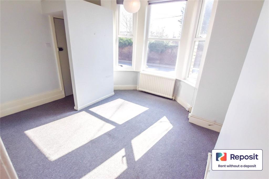 Half Edge Lane, Eccles, Manchester, M30 2 bed flat - £750 pcm (£173 pw)