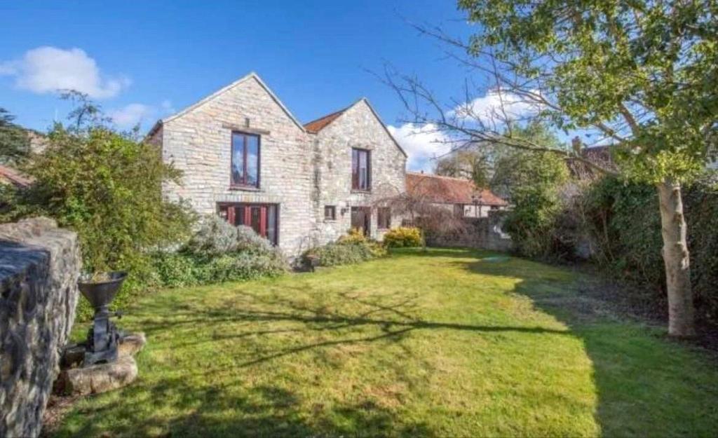 The Courtyard, Shapwick, Bridgwater, TA7 4 bed detached house - £2,100 ...
