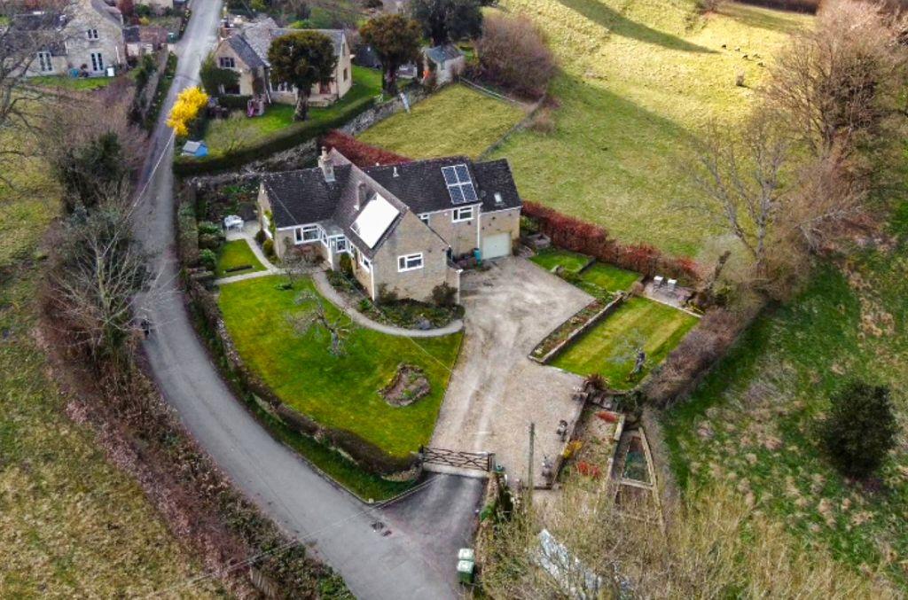 Caudle Green, Cheltenham GL53 9PR 3 bed country house - £850,000