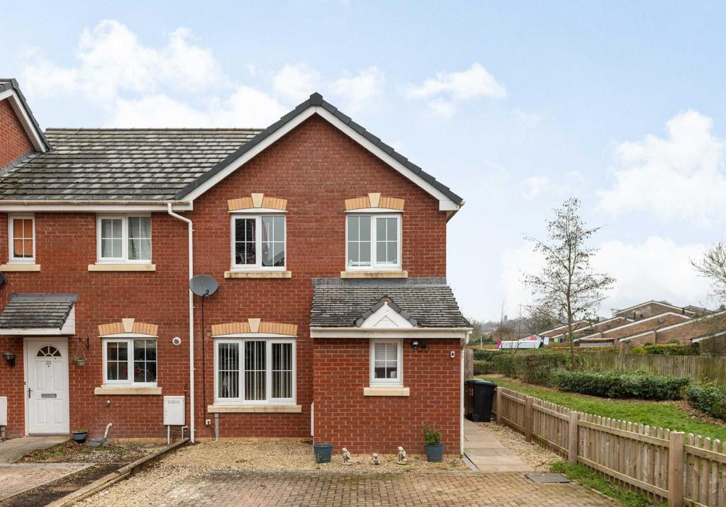 Frome Valley Way, Ross on Wye 3 bed end of terrace house - £125,000