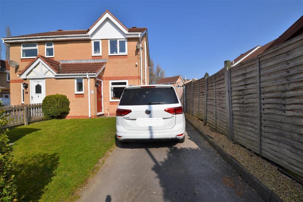 Marsland Court, Hunsworth, Cleckheaton 2 bed semi-detached house - £175,000