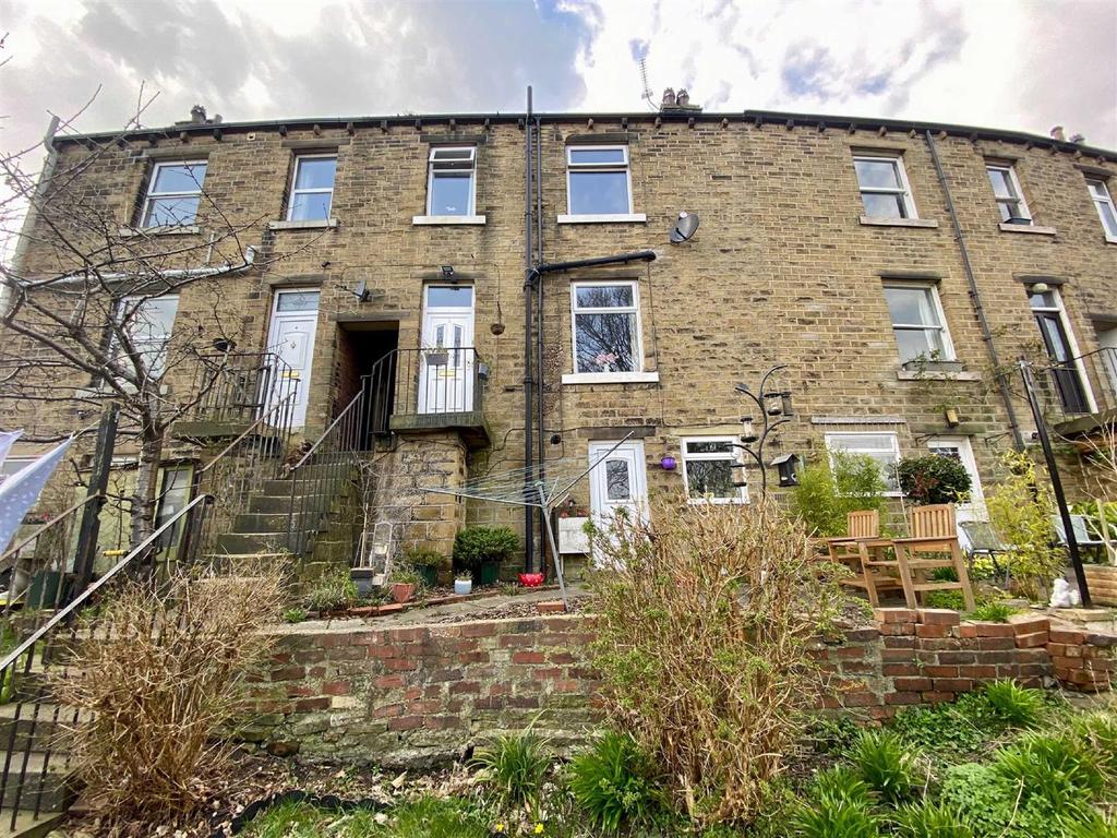 Branch Street, Paddock 2 bed terraced house - £85,000