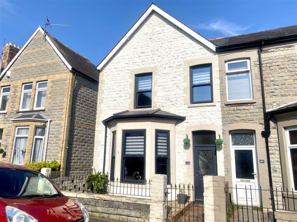 Newlands Street, Barry 3 bed end of terrace house - £250,000