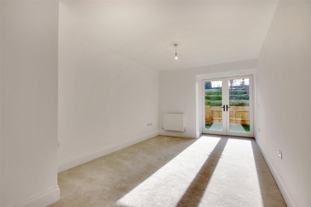 Slaugham Manor, Slaugham Place... 2 bed apartment - £1,350 pcm (£312 pw)
