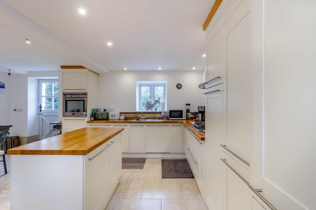Ty Draw, Little Mill, Pontypool 4 bed detached house - £500,000