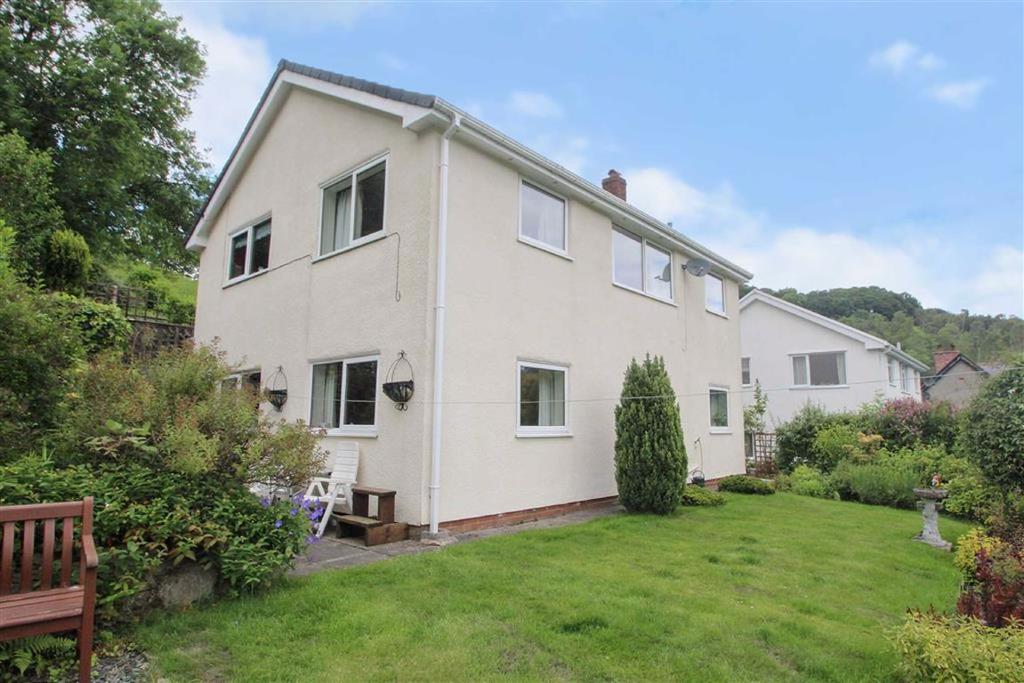 Cae Plasteg, Glyn Ceiriog 4 bed detached house - £295,000