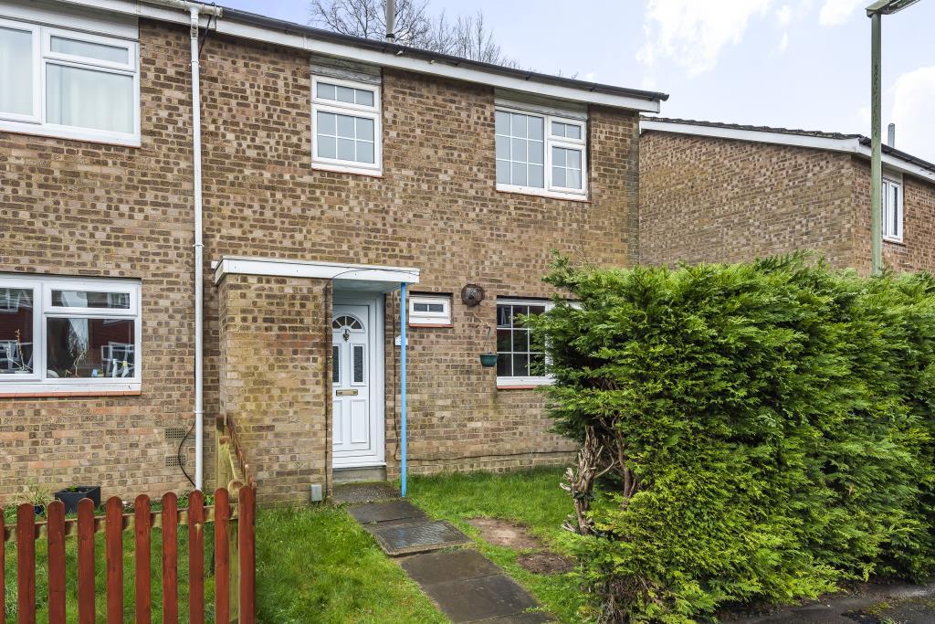 Basingstoke, Hampshire, RG21 3 bed end of terrace house - £300,000