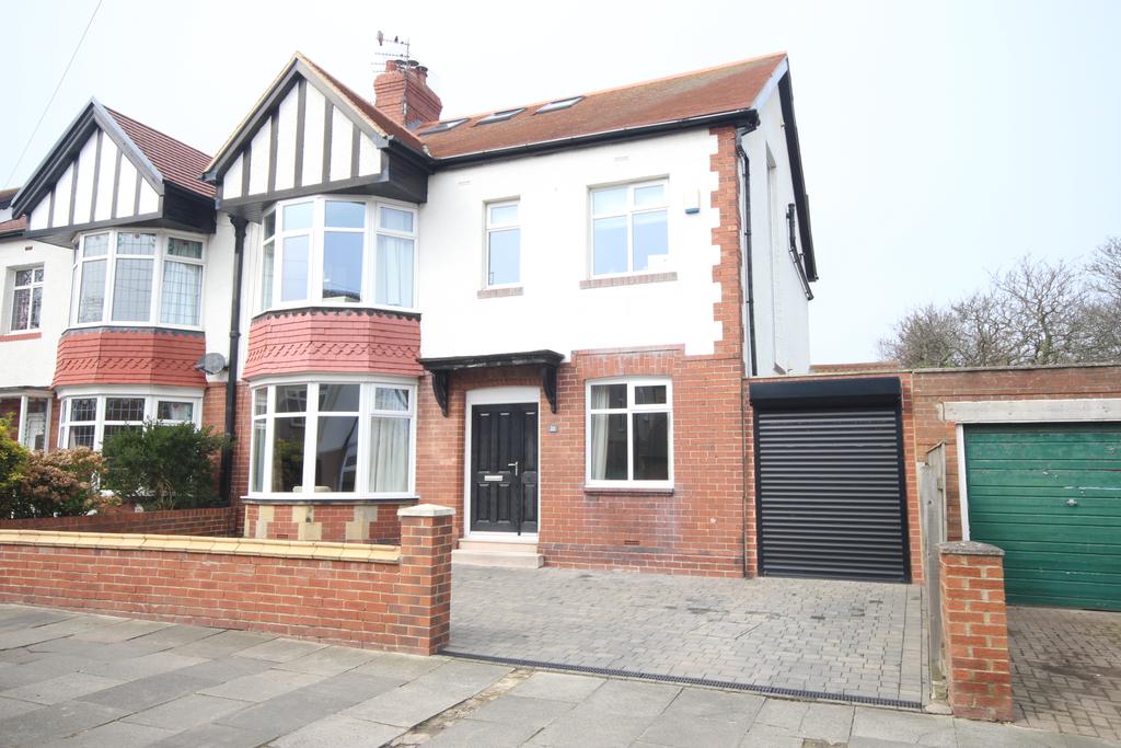 Davison Avenue, Whitley Bay, Tyne &... 5 bed semi-detached house - £595,000