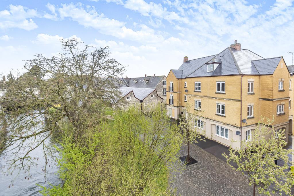 Priory Mill Lane, Witney, OX28 2 bed apartment - £1,000 pcm (£231 pw)