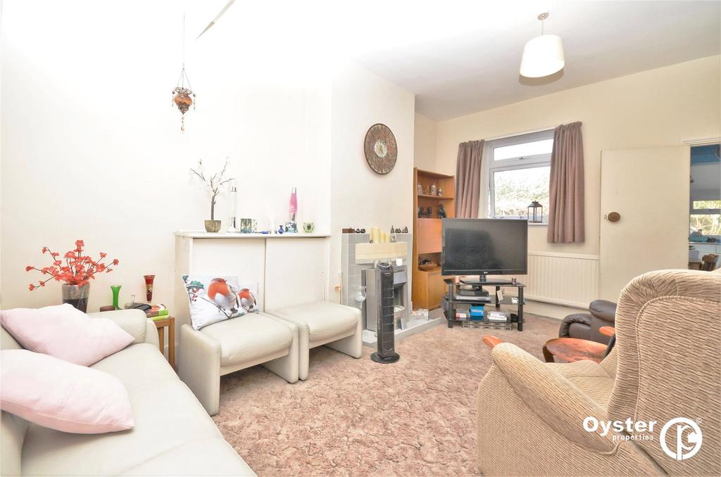 Brunswick Avenue, London, N11 2 bed terraced house - £490,000