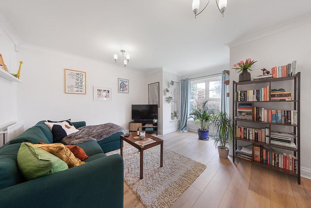 Daysbrook Road, SW2 2 bed flat - £450,000