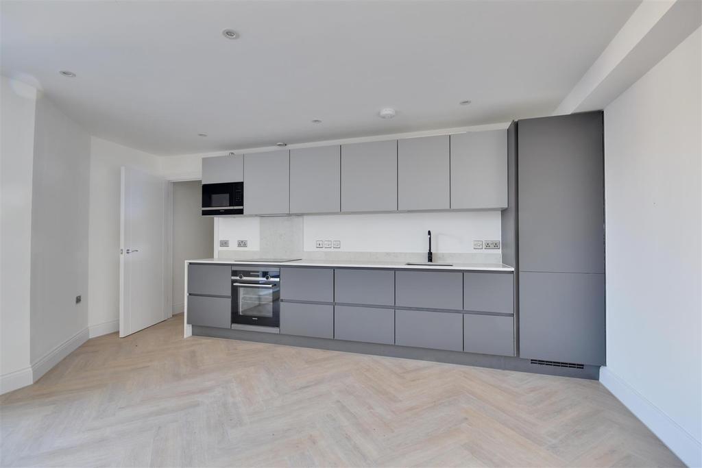 Fishmarket Road, Rye 2 bed flat - £340,000
