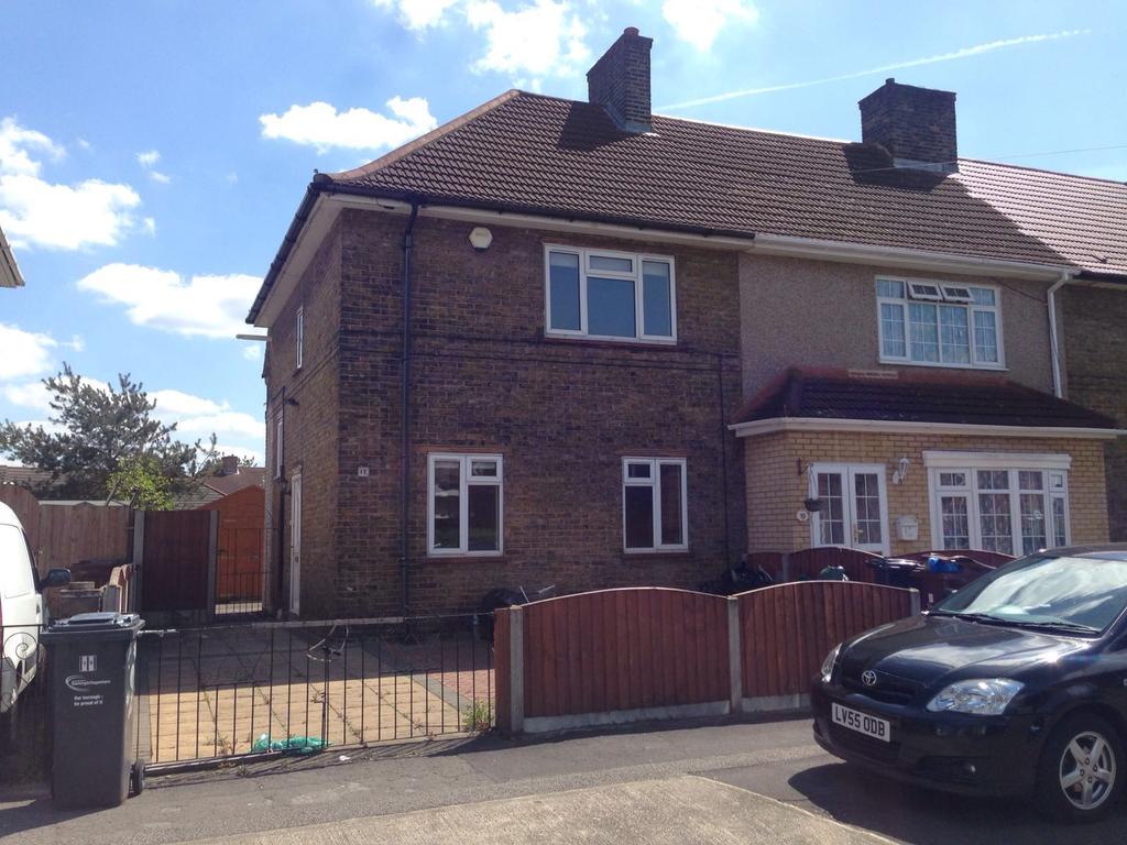 Dagenham Essex Rm8 2 Bed End Of Terrace House £1 400 Pcm £323 Pw