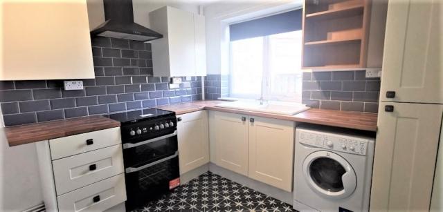 Northeron, West Cross, Swansea, SA3 2 bed flat - £675 pcm (£156 pw)