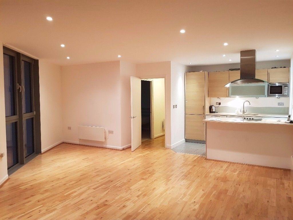 Icona Point, 58 Warton Road... 2 bed flat - £1,798 pcm (£415 pw)