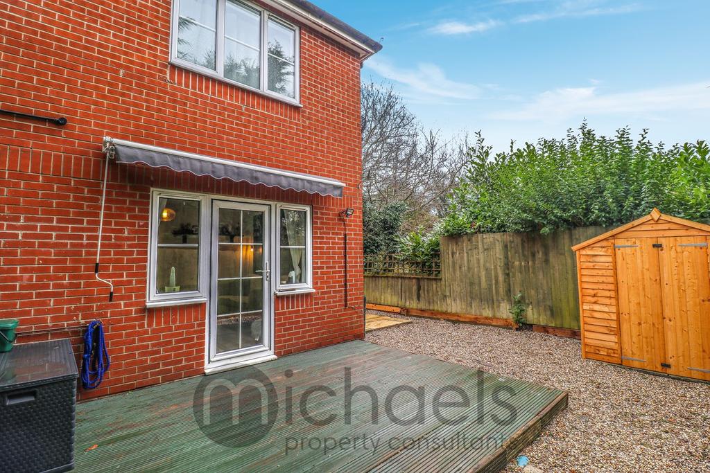Adelaide Drive, Colchester, CO2 2 bed maisonette - £180,000