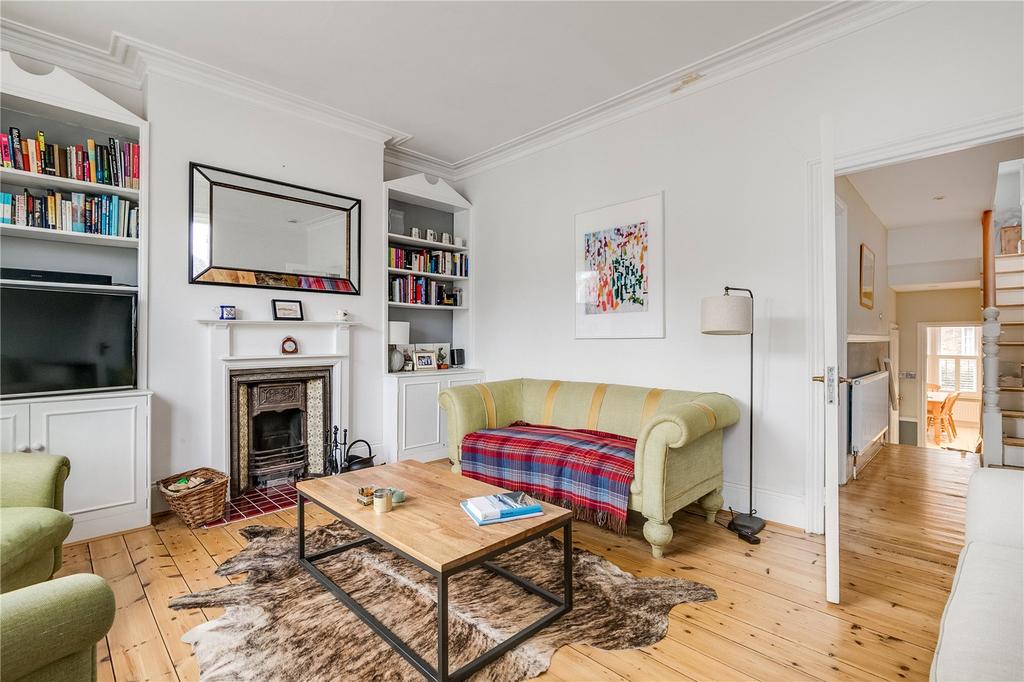 Stormont Road, SW11 2 bed apartment - £849,000