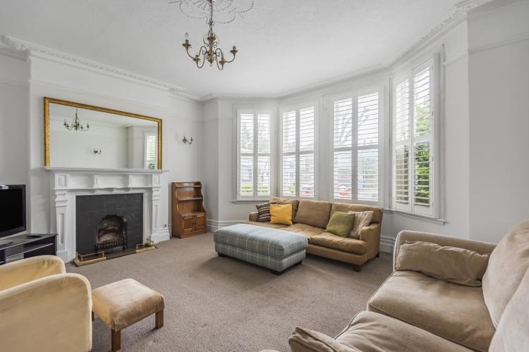 Penerley Road London SE6 5 bed house - £2,500 pcm (£577 pw)