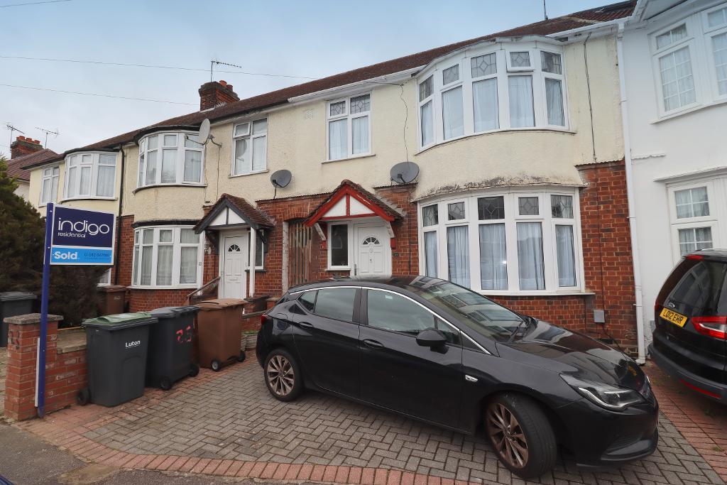 Oakley Close, Challney, Luton, LU4 9QL 3 bed terraced house - £325,000