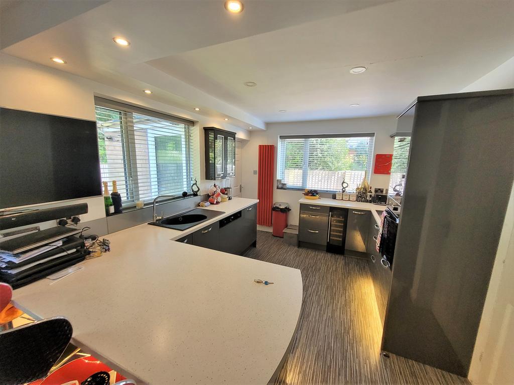 East Holme, Lytham, FY8 4 bed semi-detached house - £340,000