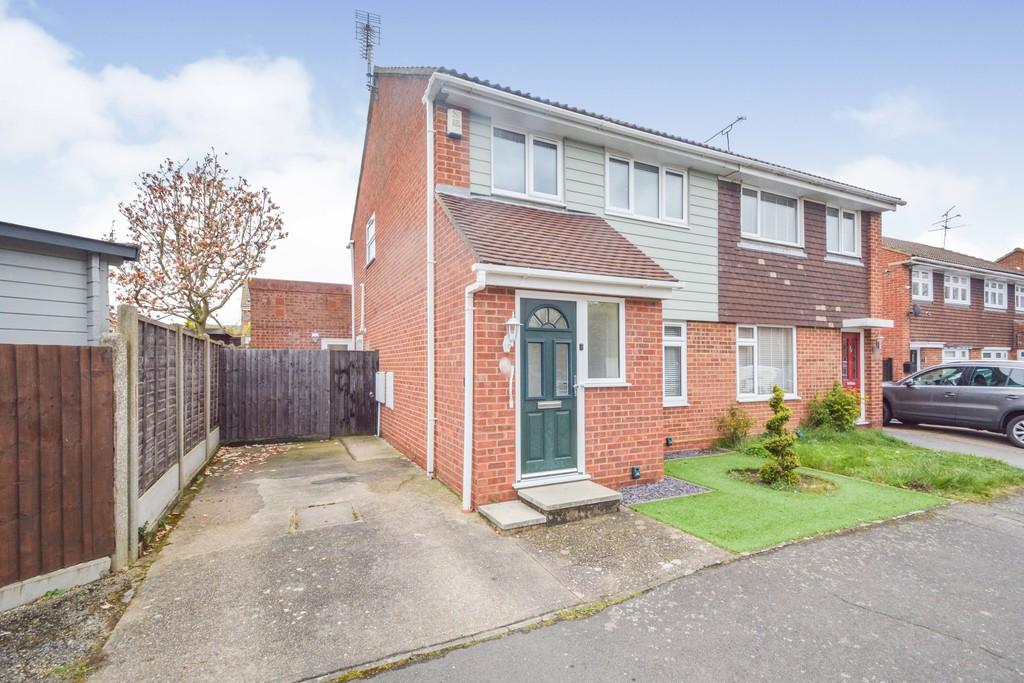 Halfacres, Witham, CM8 1QX 3 bed semi-detached house - £350,000