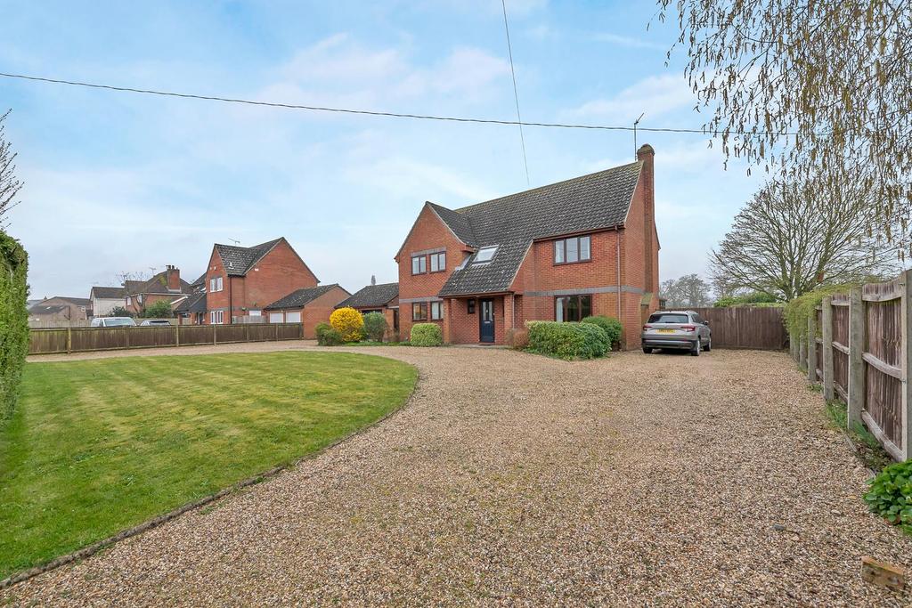New Road, Chevington 4 bed detached house - £585,000