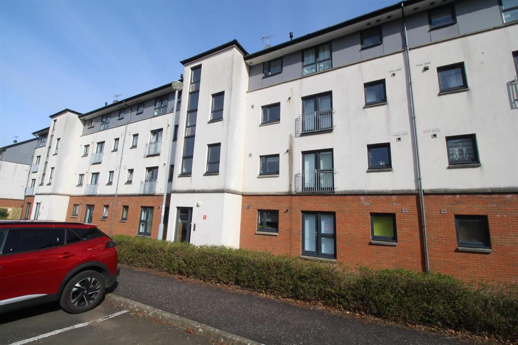 Kincaid Court, Greenock 2 bed flat - £106,000