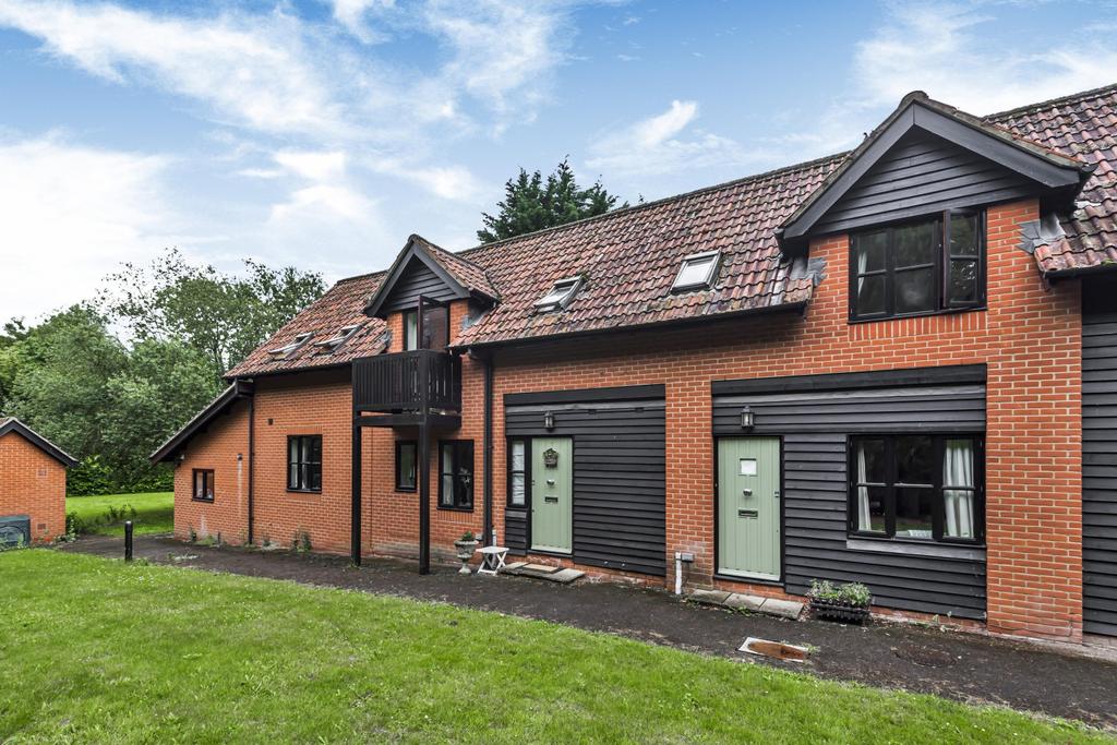 Foxhills Mews, Longcross Road, Longcross, KT16 2 bed terraced house - £ ...