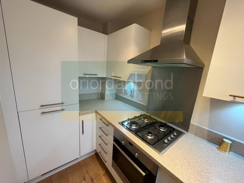 Lily Close, Burton Latimer... 2 bed terraced house - £850 pcm (£196 pw)