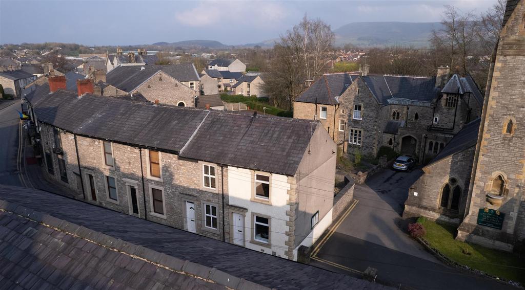 Lowergate, Clitheroe, Ribble Valley 1 bed end of terrace house - £125,000