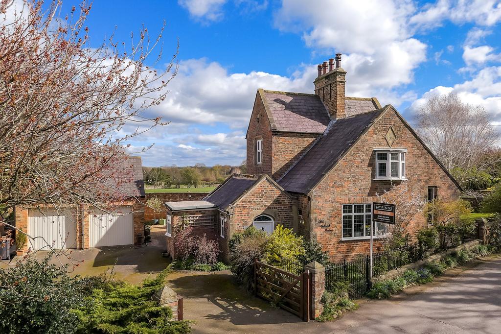 Littlethorpe, Ripon, HG4 3 bed detached house - £495,000