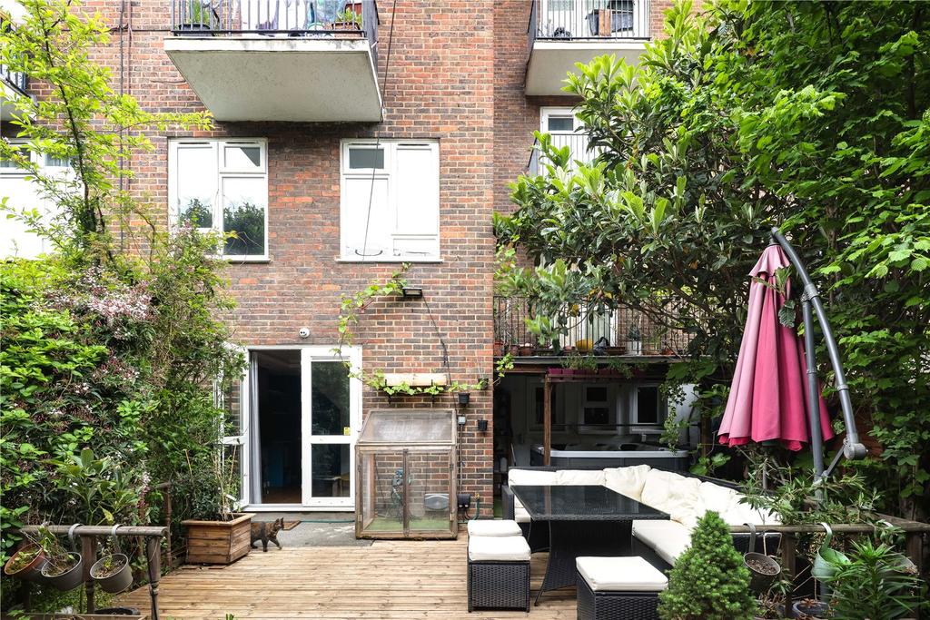 Geffrye Court, Geffrye Estate... 3 bed flat - £3,000 pcm (£692 pw)