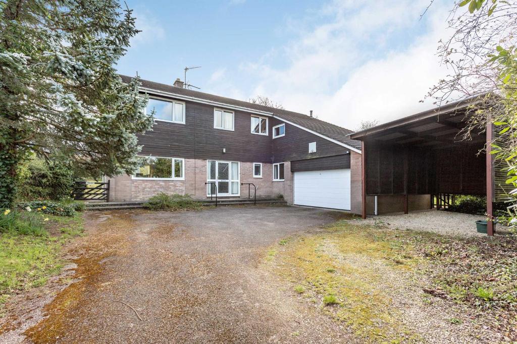 St Tysoi Close, Usk 5 bed detached house - £600,000