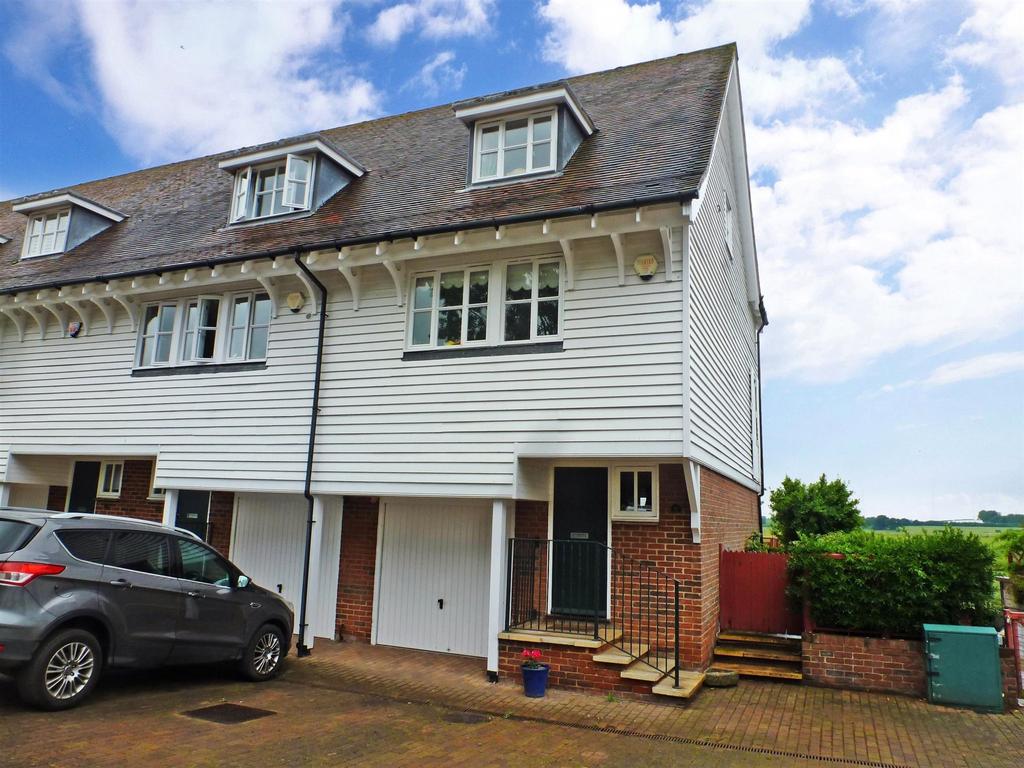 North Quay, Conyer, Sittingbourne, Kent 3 bed end of terrace house - £ ...
