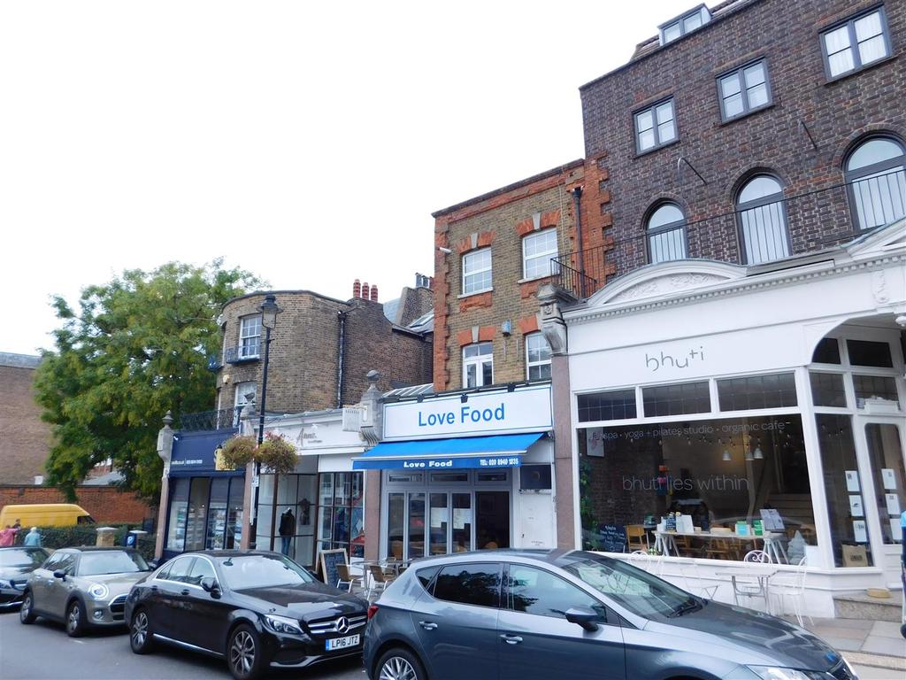 Hill Rise, Richmond 1 bed flat - £1,350 pcm (£312 pw)
