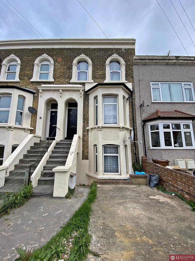 Fairlop Road, London, E11 1 bed flat to rent - £1,400 pcm (£323 pw)