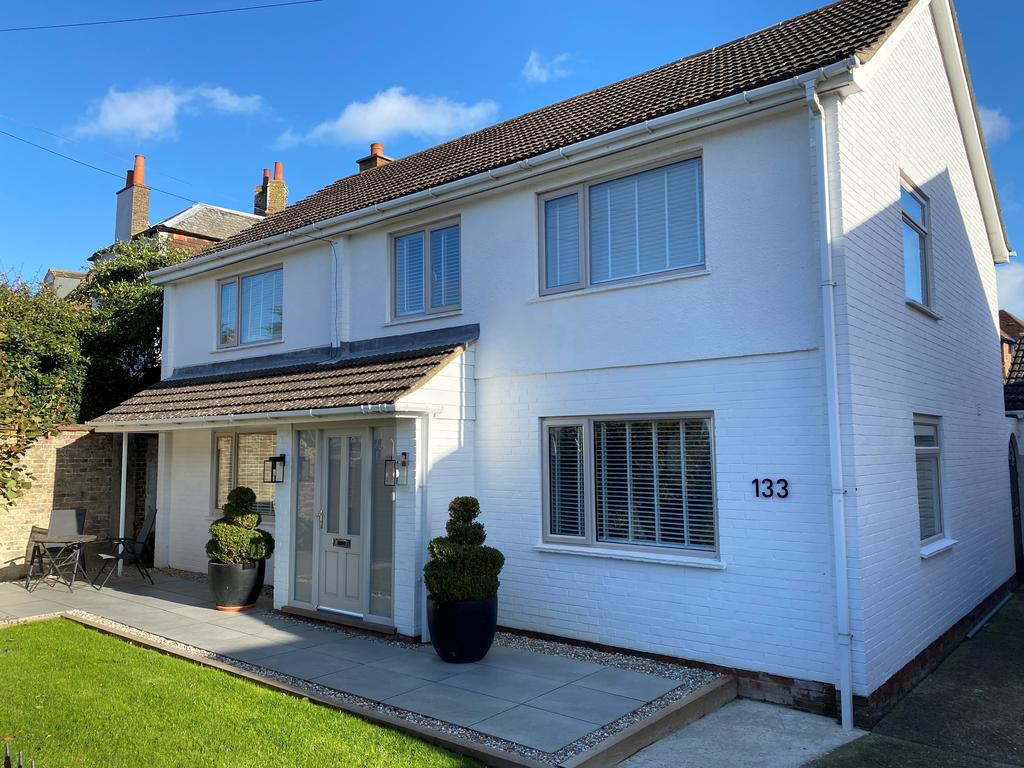 Middle Deal Road, Deal CT14 4 bed detached house - £665,000