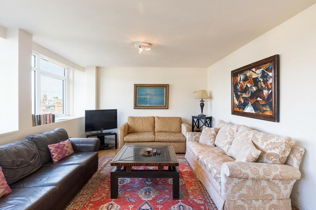 Holbein Place, Chelsea, SW1W 2 bed flat - £5,200 pcm (£1,200 pw)