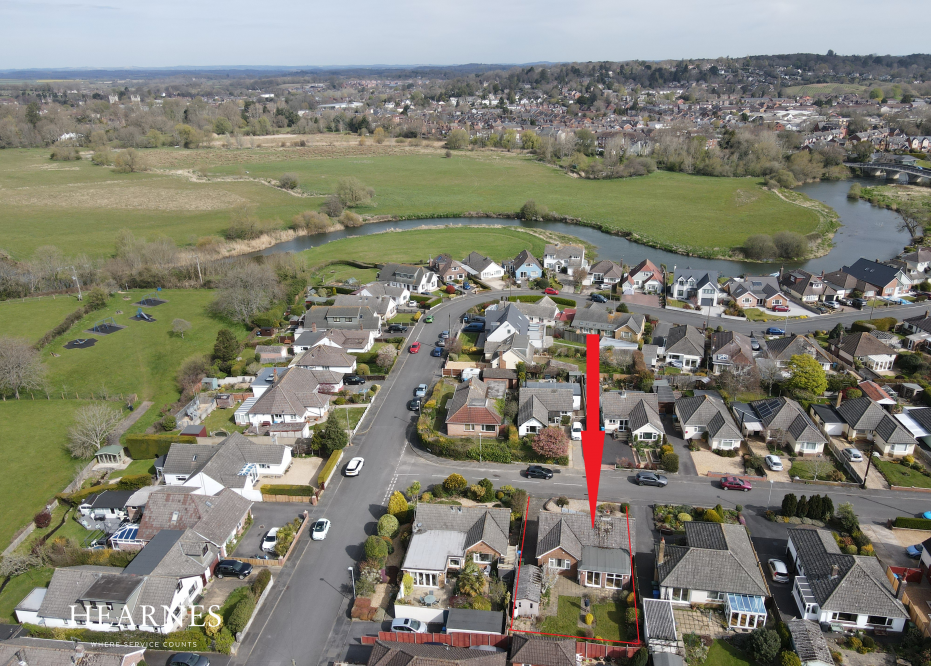 Ullswater Road, Wimborne, BH21 1QT 2 bed detached house - £350,000