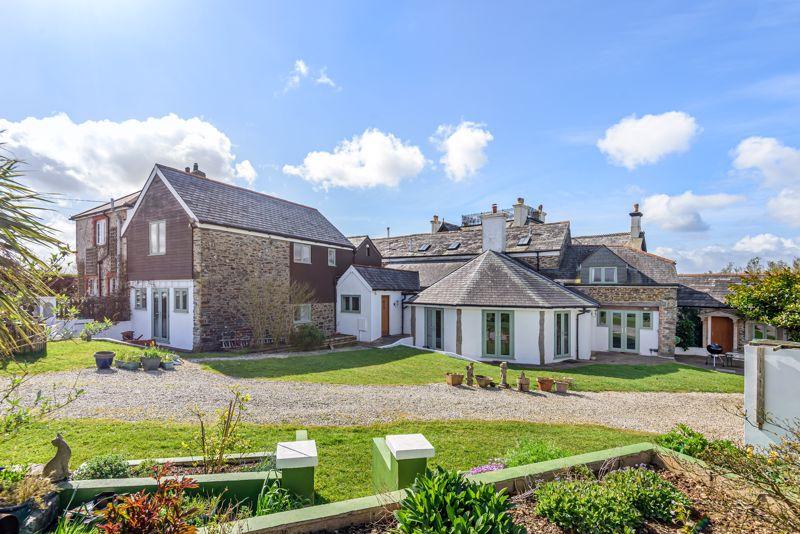 Landrends, Launceston 4 bed detached house - £599,950