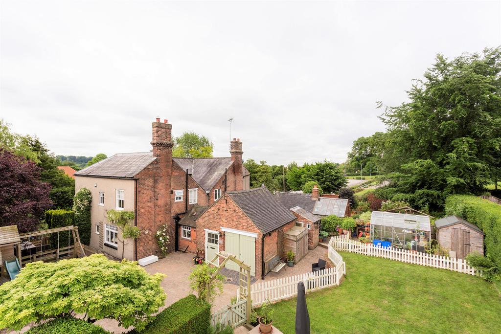 The Green Road, Ashbourne, DE6 4 bed cottage - £525,000