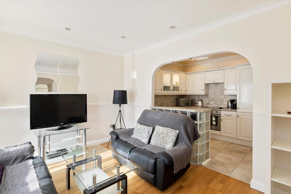 York Way Estate, London, N7 1 bed flat - £1,408 pcm (£325 pw)