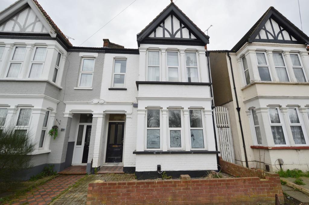 Whitegate Road Southend On Sea Ss1 4 Bed Semi Detached House £465 000
